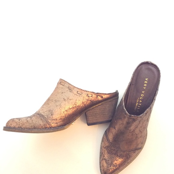 Very Volatile | Shoes | New Very Volatilebronzed Western Mule Clog ...